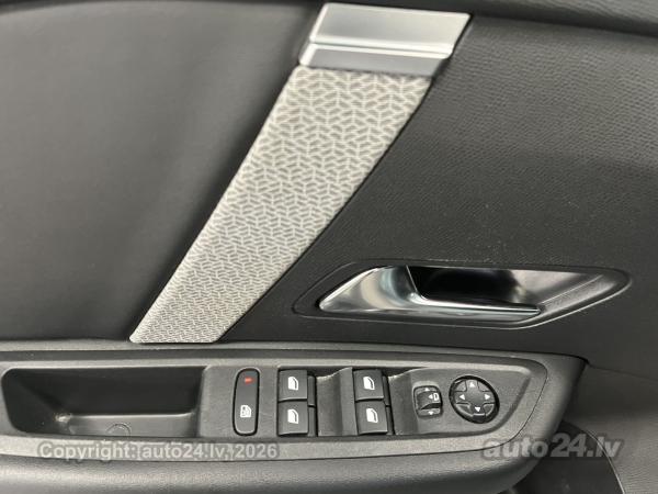 Синий Ситроен С4 2021 в Таллин, объемом двигателя 1.50 л и пробегом 125 тыс. км за 12400 €, фото 8 на AUTOMOTO.COM.LV
