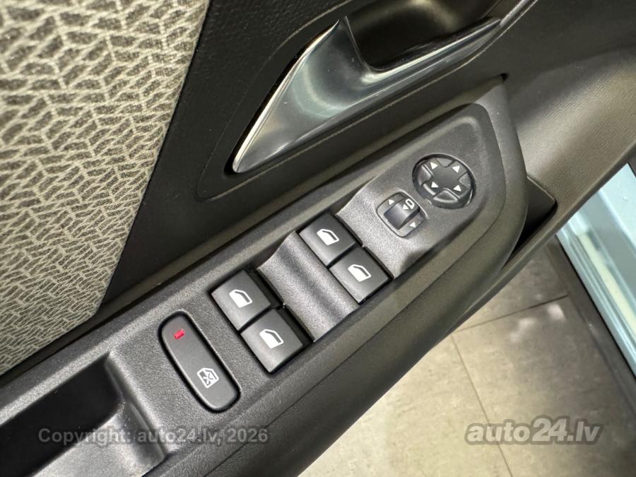 Zils Citroen C4 2021 Tallina, ar dzinēja tilpumu 1.50 L un nobraukumu 99 tūkst. km par 15500 €, foto 10 vietnē AUTOMOTO.COM.LV