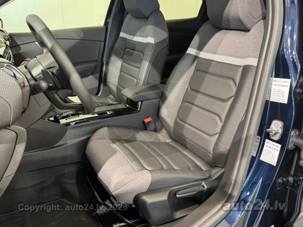 Blue Citroen C4 2024 in Tallinn, with an engine capacity of 1.50 L and mileage of 14 thousand km for 24900 €, photo 8 on AUTOMOTO.COM.LV