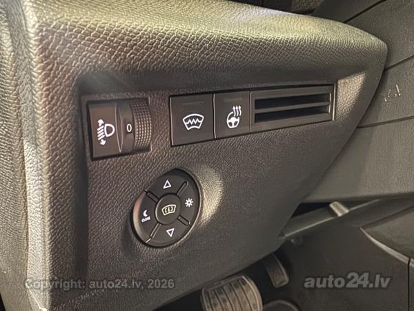 Blue Citroen C4 2024 in Tallinn, with an engine capacity of 1.50 L and mileage of 14 thousand km for 24900 €, photo 11 on AUTOMOTO.COM.LV