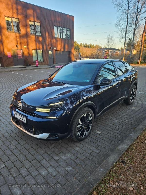 Zils Citroen C4 2025 Tallina, ar dzinēja tilpumu 1.20 L un nobraukumu 12 tūkst. km par 26000 €, foto 1 vietnē AUTOMOTO.COM.LV