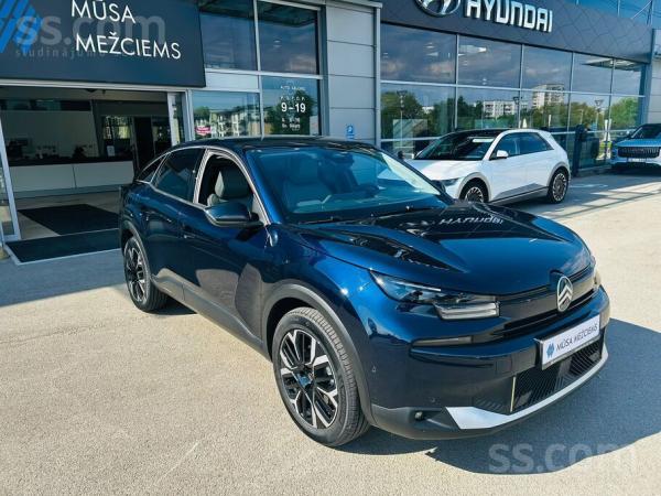 Blue Citroen C4 2026 in Riga, with an engine capacity of 1.20 L and mileage of 10 thousand km for 25400 €, photo 3 on AUTOMOTO.COM.LV