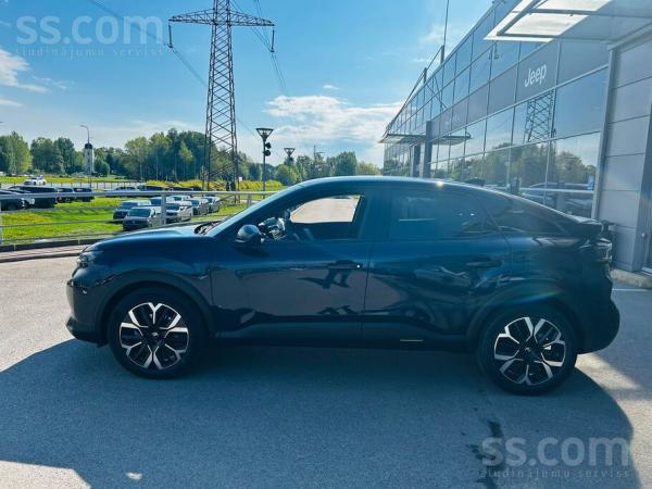 Blue Citroen C4 2026 in Riga, with an engine capacity of 1.20 L and mileage of 10 thousand km for 25400 €, photo 4 on AUTOMOTO.COM.LV