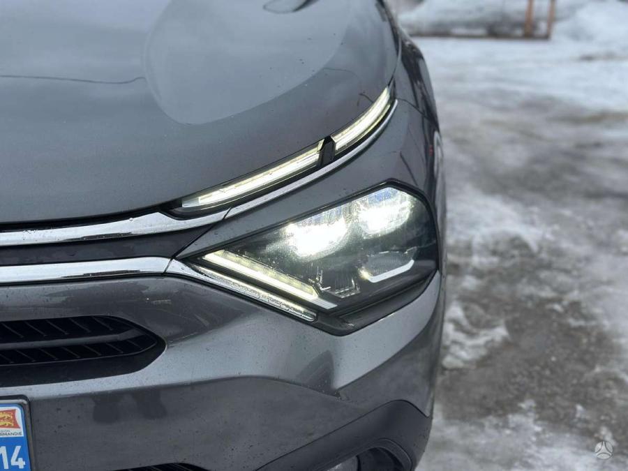 Brūns Citroen C4 2022 Viļņa, ar dzinēja tilpumu 1.20 L un nobraukumu 184 tūkst. km par 10889 €, foto 3 vietnē AUTOMOTO.COM.LV