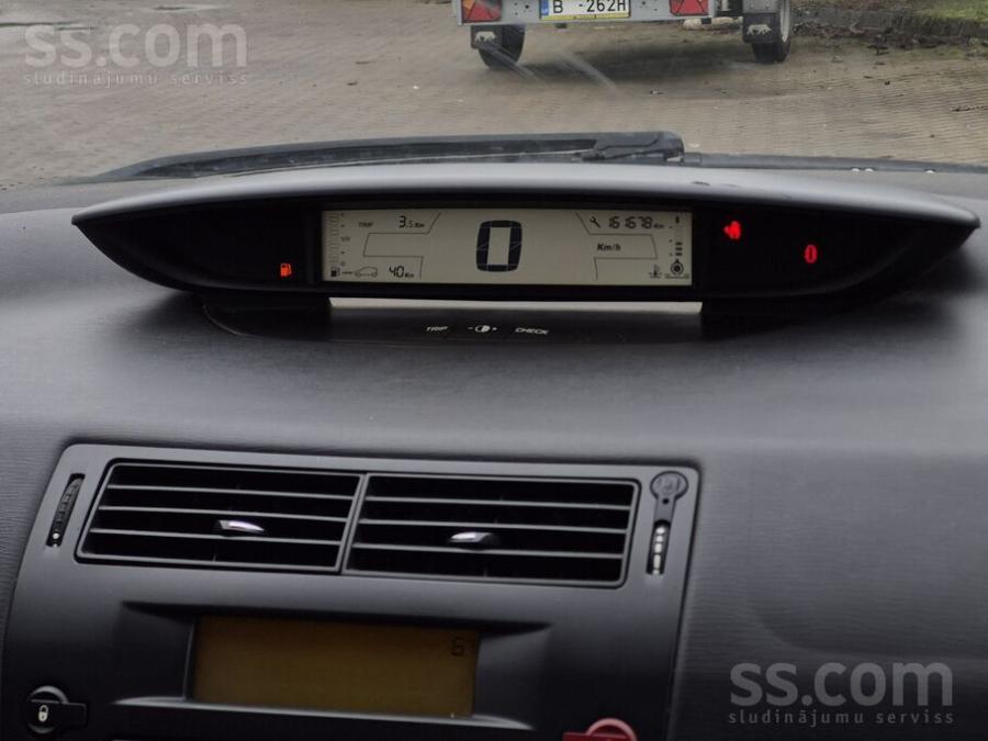 Brūns Citroen C4 2006 Rīga, ar dzinēja tilpumu 1.60 L un nobraukumu 160 tūkst. km par 1100 €, foto 8 vietnē AUTOMOTO.COM.LV