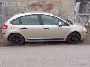 Brown Citroen C4 2006 in Riga, with an engine capacity of 1.60 L and mileage of 212 thousand km for 1000 €, photo 3 on AUTOMOTO.COM.LV