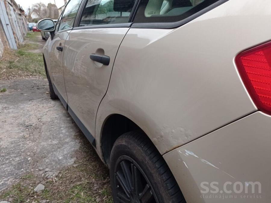 Brown Citroen C4 2006 in Riga, with an engine capacity of 1.60 L and mileage of 212 thousand km for 1000 €, photo 14 on AUTOMOTO.COM.LV
