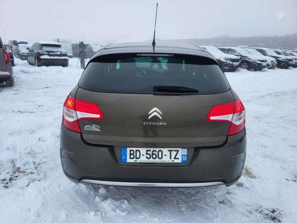 Brown Citroen C4 2010 in Taurage, with an engine capacity of 1.56 L and mileage of 193 thousand km for 4200 €, photo 6 on AUTOMOTO.COM.LV