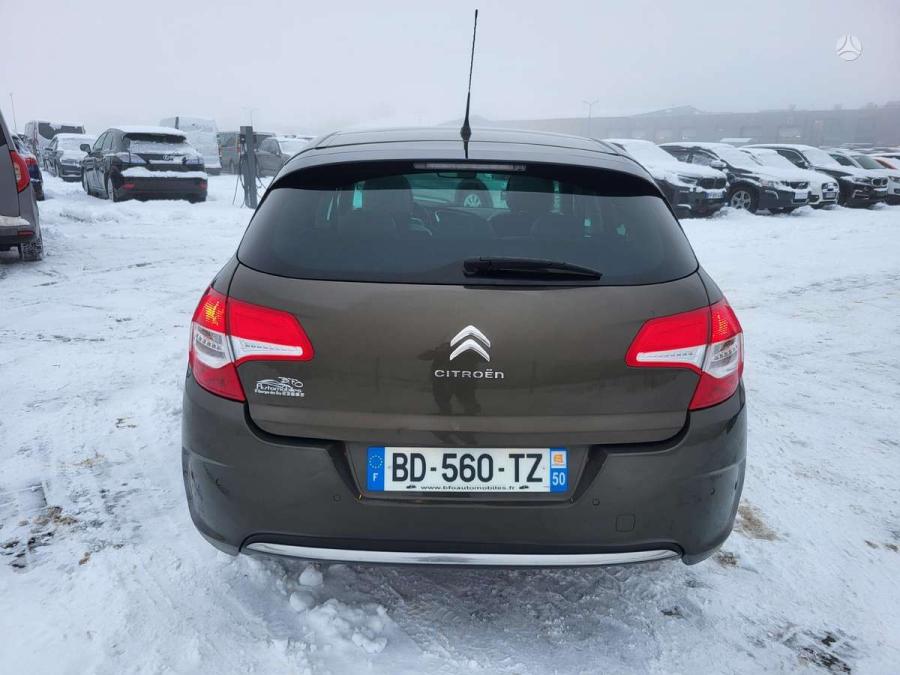 Brown Citroen C4 2010 in Taurage, with an engine capacity of 1.56 L and mileage of 193 thousand km for 4200 €, photo 6 on AUTOMOTO.COM.LV