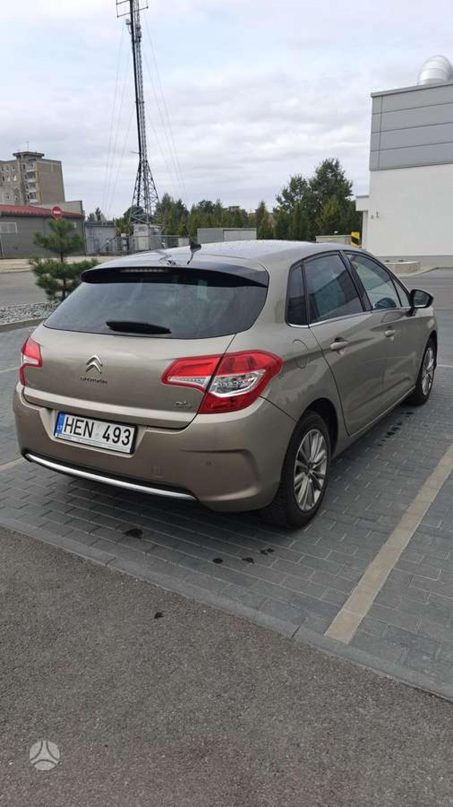 Brown Citroen C4 2010 in Kaunas, with an engine capacity of 1.60 L and mileage of 65 thousand km for 2499 €, photo 5 on AUTOMOTO.COM.LV