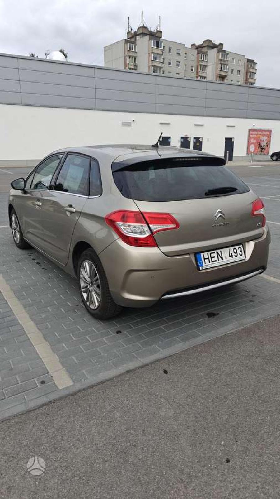 Brown Citroen C4 2010 in Kaunas, with an engine capacity of 1.60 L and mileage of 65 thousand km for 2499 €, photo 6 on AUTOMOTO.COM.LV