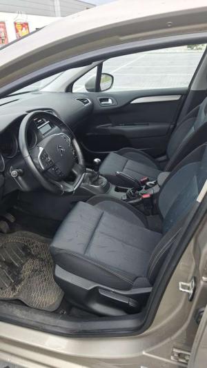 Brown Citroen C4 2010 in Kaunas, with an engine capacity of 1.60 L and mileage of 65 thousand km for 2499 €, photo 8 on AUTOMOTO.COM.LV