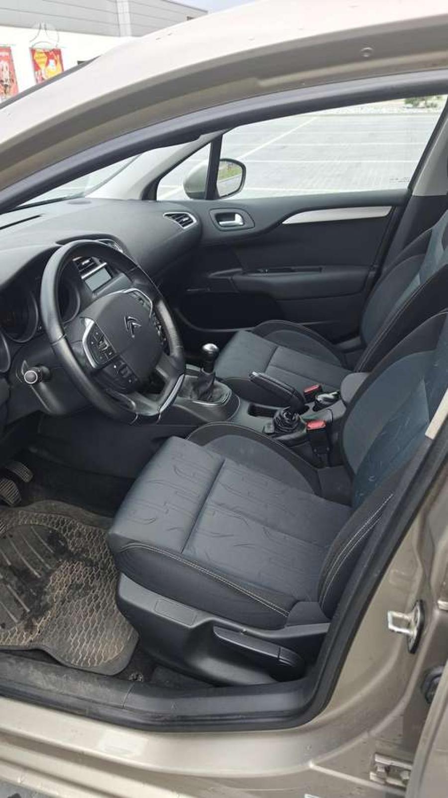 Brown Citroen C4 2010 in Kaunas, with an engine capacity of 1.60 L and mileage of 65 thousand km for 2499 €, photo 8 on AUTOMOTO.COM.LV