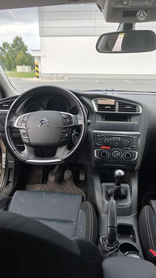 Brown Citroen C4 2010 in Kaunas, with an engine capacity of 1.60 L and mileage of 65 thousand km for 2499 €, photo 9 on AUTOMOTO.COM.LV