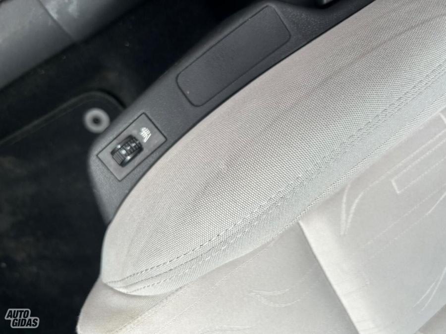 Brūns Citroen C4 2011 Viļņa, ar dzinēja tilpumu 1.60 L un nobraukumu 240 tūkst. km par 2900 €, foto 9 vietnē AUTOMOTO.COM.LV