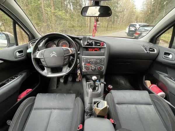 Brown Citroen C4 2011 in Vilnius, with an engine capacity of 1.56 L and mileage of 334 thousand km for 3000 €, photo 7 on AUTOMOTO.COM.LV