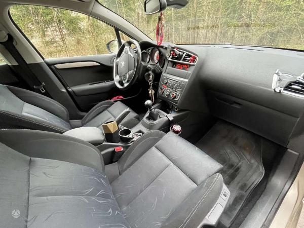 Brown Citroen C4 2011 in Vilnius, with an engine capacity of 1.56 L and mileage of 334 thousand km for 3000 €, photo 9 on AUTOMOTO.COM.LV