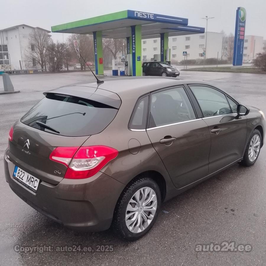 Brown Citroen C4 2012 in Tallinn, with an engine capacity of 1.60 L and mileage of 212 thousand km for 2399 €, photo 1 on AUTOMOTO.COM.LV