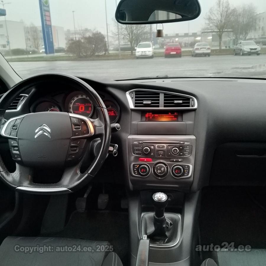 Brown Citroen C4 2012 in Tallinn, with an engine capacity of 1.60 L and mileage of 212 thousand km for 2399 €, photo 8 on AUTOMOTO.COM.LV