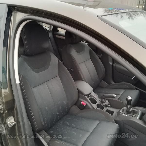Brown Citroen C4 2012 in Tallinn, with an engine capacity of 1.60 L and mileage of 212 thousand km for 2399 €, photo 11 on AUTOMOTO.COM.LV