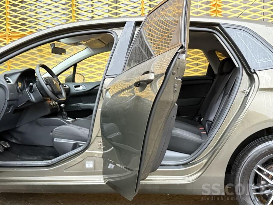 Brūns Citroen C4 2013 Ogre, ar dzinēja tilpumu 1.60 L un nobraukumu 152 tūkst. km par 4995 €, foto 10 vietnē AUTOMOTO.COM.LV