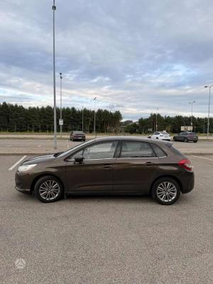 Brūns Citroen C4 2013 Viļņa, ar dzinēja tilpumu 1.56 L un nobraukumu 194 tūkst. km par 2400 €, foto 4 vietnē AUTOMOTO.COM.LV
