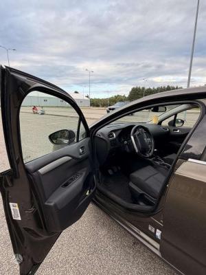 Brūns Citroen C4 2013 Viļņa, ar dzinēja tilpumu 1.56 L un nobraukumu 194 tūkst. km par 2400 €, foto 5 vietnē AUTOMOTO.COM.LV