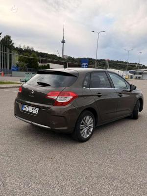 Brūns Citroen C4 2013 Viļņa, ar dzinēja tilpumu 1.56 L un nobraukumu 194 tūkst. km par 2400 €, foto 7 vietnē AUTOMOTO.COM.LV