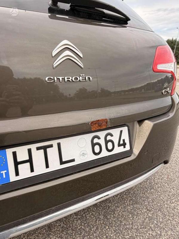 Brown Citroen C4 2013 in Vilnius, with an engine capacity of 1.56 L and mileage of 194 thousand km for 2400 €, photo 7 on AUTOMOTO.COM.LV