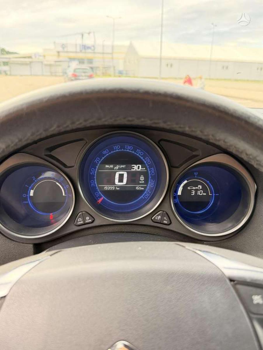 Brūns Citroen C4 2013 Viļņa, ar dzinēja tilpumu 1.56 L un nobraukumu 194 tūkst. km par 2400 €, foto 10 vietnē AUTOMOTO.COM.LV