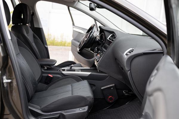 Brūns Citroen C4 2013 Tallina, ar dzinēja tilpumu 1.60 L un nobraukumu 226 tūkst. km par 3999 €, foto 8 vietnē AUTOMOTO.COM.LV