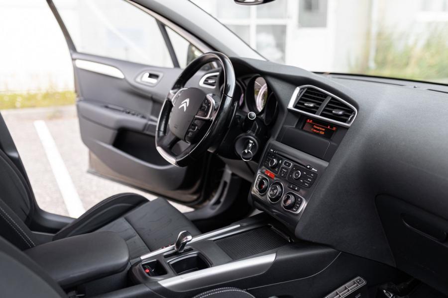 Brūns Citroen C4 2013 Tallina, ar dzinēja tilpumu 1.60 L un nobraukumu 226 tūkst. km par 3999 €, foto 26 vietnē AUTOMOTO.COM.LV