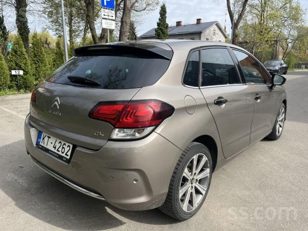 Brown Citroen C4 2017 in Riga, with an engine capacity of 1.20 L and mileage of 56 thousand km for 4500 €, photo 5 on AUTOMOTO.COM.LV