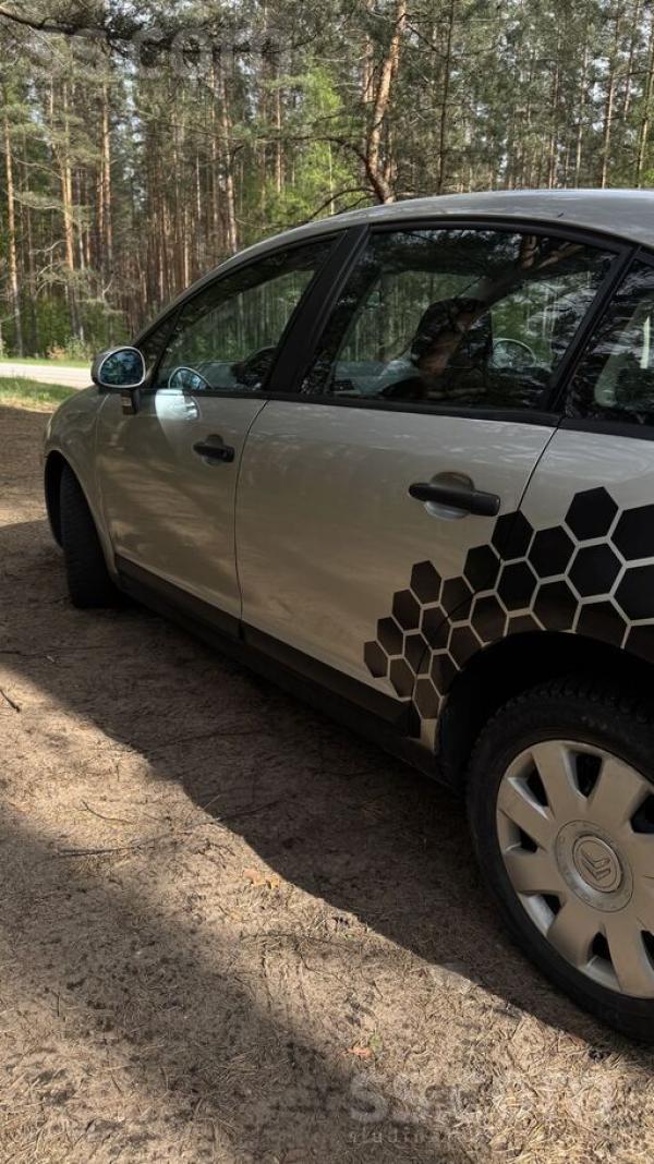 Brūns Citroen C4 2007 Daugavpils, ar dzinēja tilpumu 1.60 L un nobraukumu 366 tūkst. km par 950 €, foto 5 vietnē AUTOMOTO.COM.LV