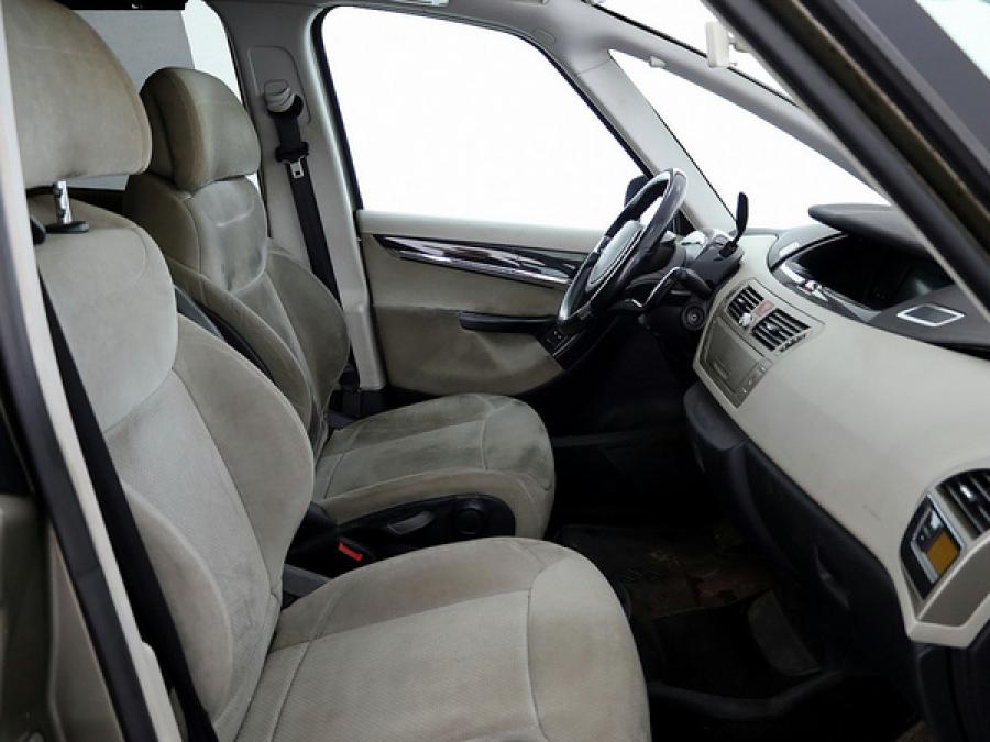 Brown Citroen C4 2007 in Tallinn, with an engine capacity of 2.00 L and mileage of 287 thousand km for 699 €, photo 7 on AUTOMOTO.COM.LV