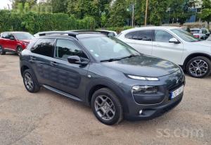 Melns Citroen C4 Cactus 2015 Jelgava, ar dzinēja tilpumu 1.20 L un nobraukumu 0 tūkst. km par 6590 €, foto 4 vietnē AUTOMOTO.COM.LV