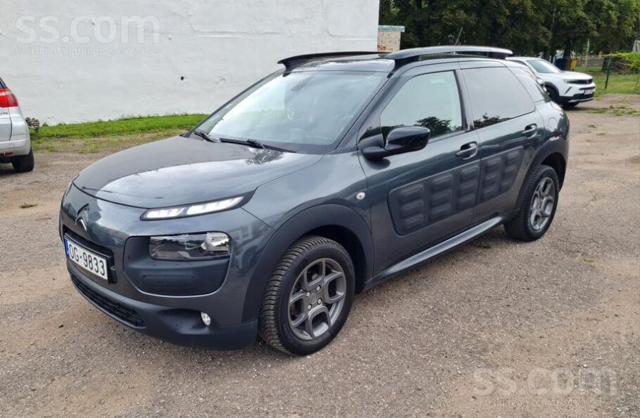 Melns Citroen C4 Cactus 2015 Jelgava, ar dzinēja tilpumu 1.20 L un nobraukumu 0 tūkst. km par 6590 €, foto 5 vietnē AUTOMOTO.COM.LV