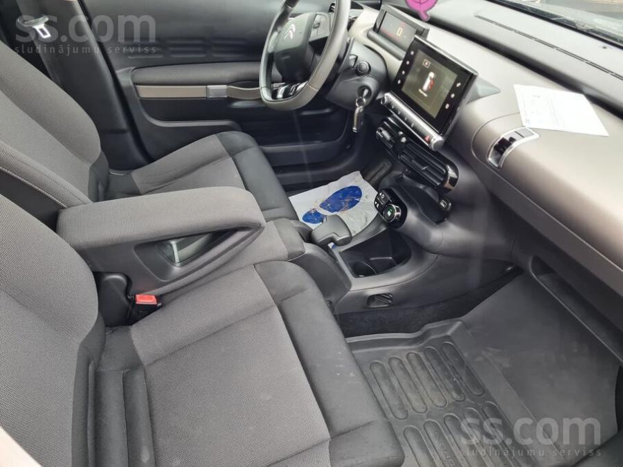 Melns Citroen C4 Cactus 2015 Jelgava, ar dzinēja tilpumu 1.20 L un nobraukumu 0 tūkst. km par 6590 €, foto 10 vietnē AUTOMOTO.COM.LV