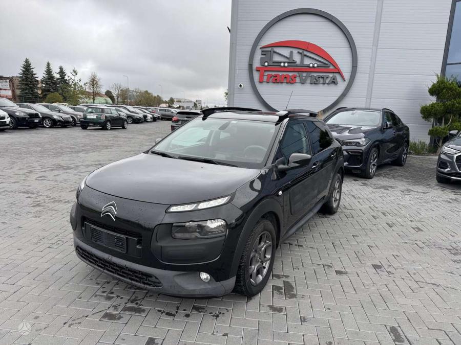 Black Citroen C4 Cactus 2015 in Telschi, with an engine capacity of 1.20 L and mileage of 151 thousand km for 2699 €, photo 1 on AUTOMOTO.COM.LV