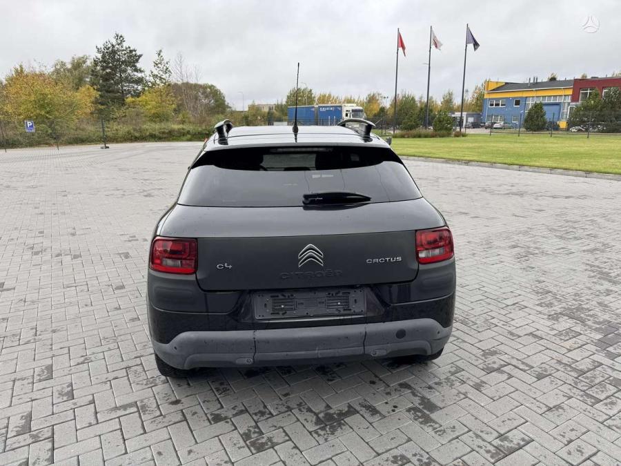 Black Citroen C4 Cactus 2015 in Telschi, with an engine capacity of 1.20 L and mileage of 151 thousand km for 2699 €, photo 6 on AUTOMOTO.COM.LV