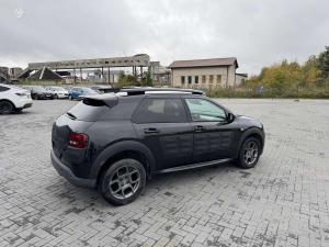 Black Citroen C4 Cactus 2015 in Telschi, with an engine capacity of 1.20 L and mileage of 151 thousand km for 2699 €, photo 8 on AUTOMOTO.COM.LV
