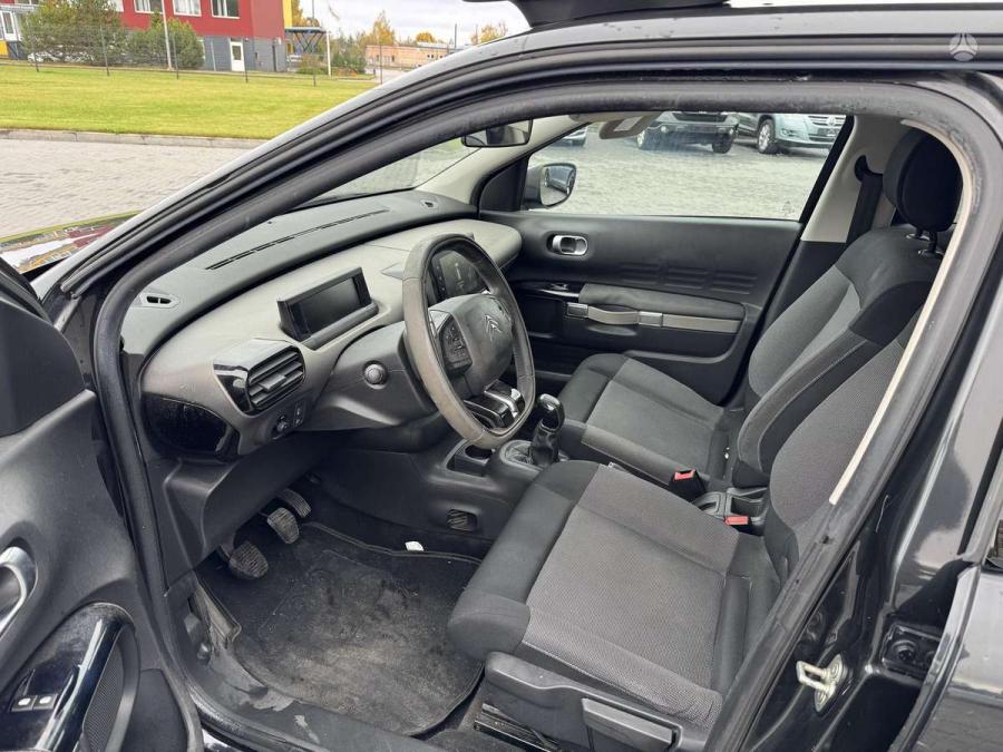 Black Citroen C4 Cactus 2015 in Telschi, with an engine capacity of 1.20 L and mileage of 151 thousand km for 2699 €, photo 14 on AUTOMOTO.COM.LV