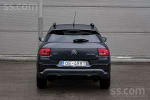 Melns Citroen C4 Cactus 2017 Rīga, ar dzinēja tilpumu 1.60 L un nobraukumu 0 tūkst. km par 8493 €, foto 5 vietnē AUTOMOTO.COM.LV