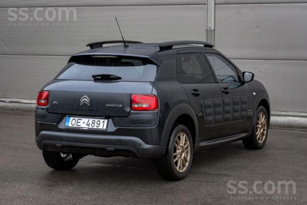 Black Citroen C4 Cactus 2017 in Riga, with an engine capacity of 1.60 L and mileage of 0 thousand km for 8493 €, photo 4 on AUTOMOTO.COM.LV