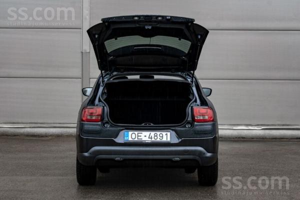 Black Citroen C4 Cactus 2017 in Riga, with an engine capacity of 1.60 L and mileage of 0 thousand km for 8493 €, photo 6 on AUTOMOTO.COM.LV