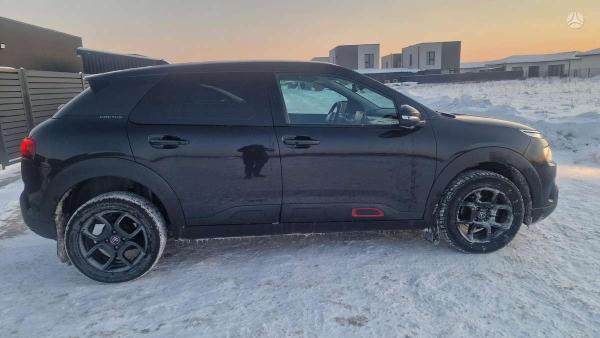 Black Citroen C4 Cactus 2019 in Kaunas, with an engine capacity of 1.20 L and mileage of 117 thousand km for 4200 €, photo 9 on AUTOMOTO.COM.LV