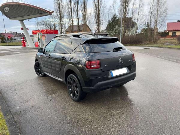 Black Citroen C4 Cactus 2014 in Taurage, with an engine capacity of 1.60 L and mileage of 200 thousand km for 5400 €, photo 4 on AUTOMOTO.COM.LV