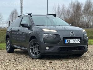Melns Citroen C4 Cactus 2015 Jelgava, ar dzinēja tilpumu 1.20 L un nobraukumu 0 tūkst. km par 6400 €, foto  vietnē AUTOMOTO.COM.LV