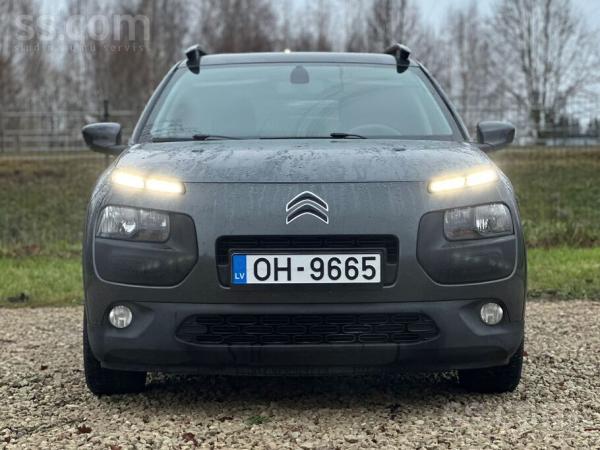 Melns Citroen C4 Cactus 2015 Jelgava, ar dzinēja tilpumu 1.20 L un nobraukumu 0 tūkst. km par 6400 €, foto 2 vietnē AUTOMOTO.COM.LV
