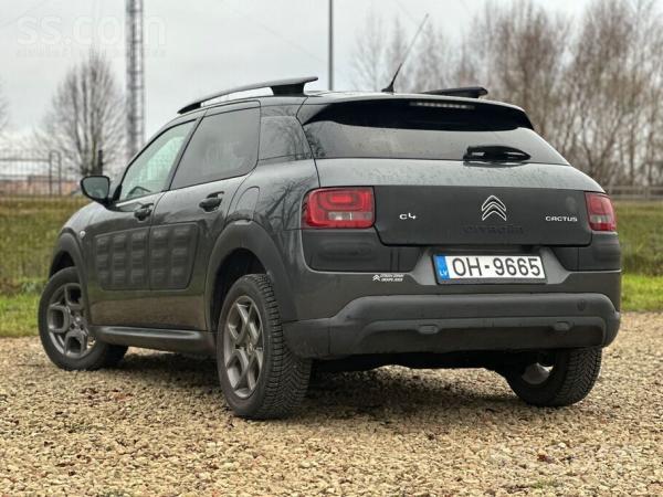 Melns Citroen C4 Cactus 2015 Jelgava, ar dzinēja tilpumu 1.20 L un nobraukumu 0 tūkst. km par 6400 €, foto 6 vietnē AUTOMOTO.COM.LV